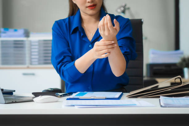 Laser Therapy for Overuse Injuries in Office Workers: Carpal Tunnel, T ...